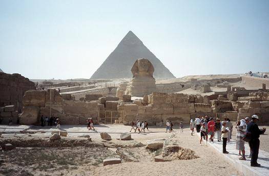 Half Day sightseeing to Pyramids of Giza and Sphinx