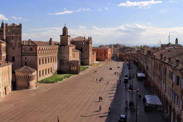 Visita guidata alle Piazze di Carpi - Modenatur