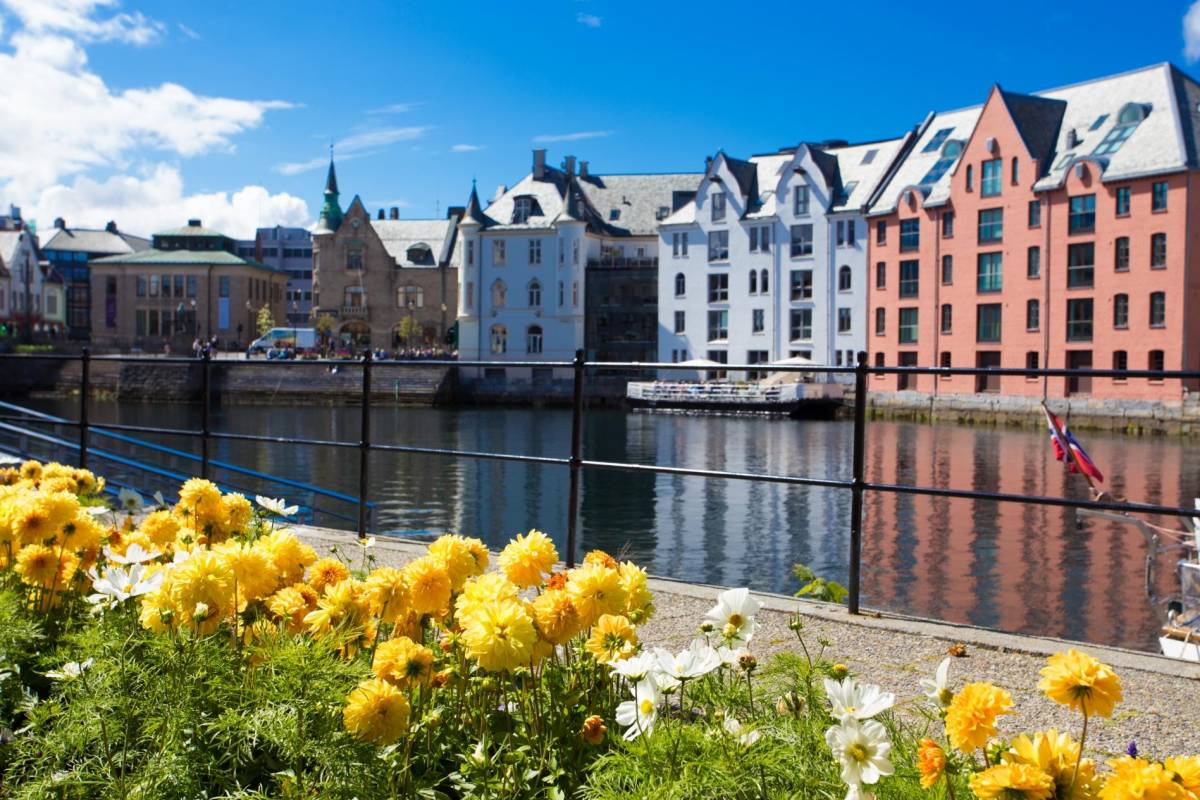 Alesund City walk - Norway Excursions